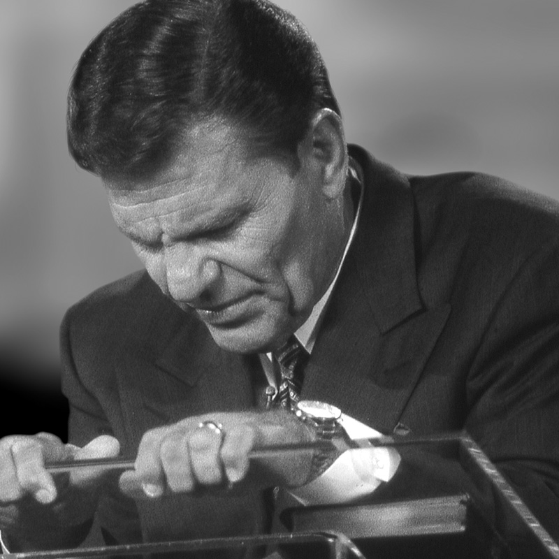 kenneth-praying | KCM Canada Online Shopping